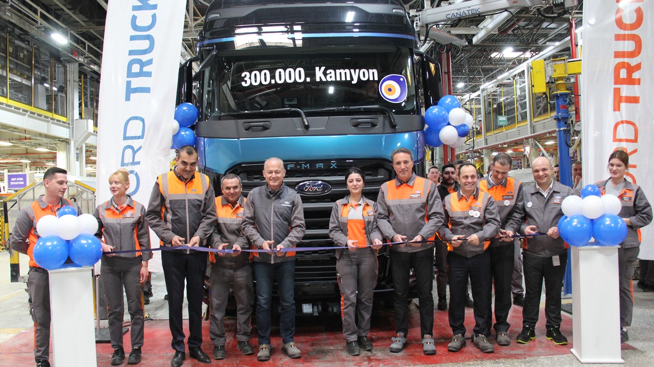 Ford Trucks 300 Bininci Kamyon unu Hattan İndirdi | Ekonomi Yöntem